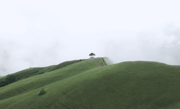 Objek Wisata Tebing Romantis Toraja Cocok untuk Tempat Rayakan Hari ...