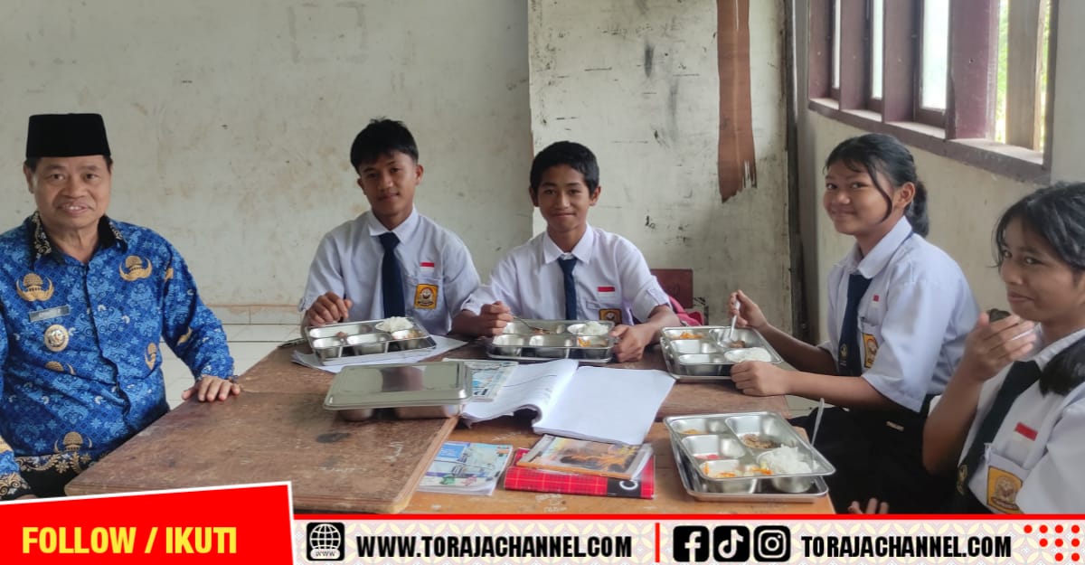 Siswa SMPN 3 Mengkendek Antusias Nikmati Program Makanan Bergizi Gratis ...